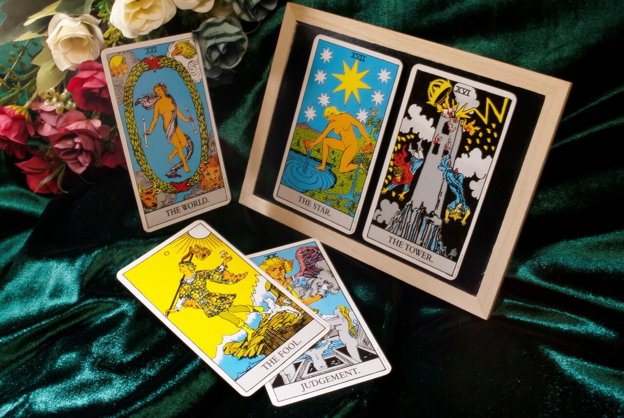 12 Life-Changing Benefits of Tarot Reading You Should KnowDeluxe Astrology