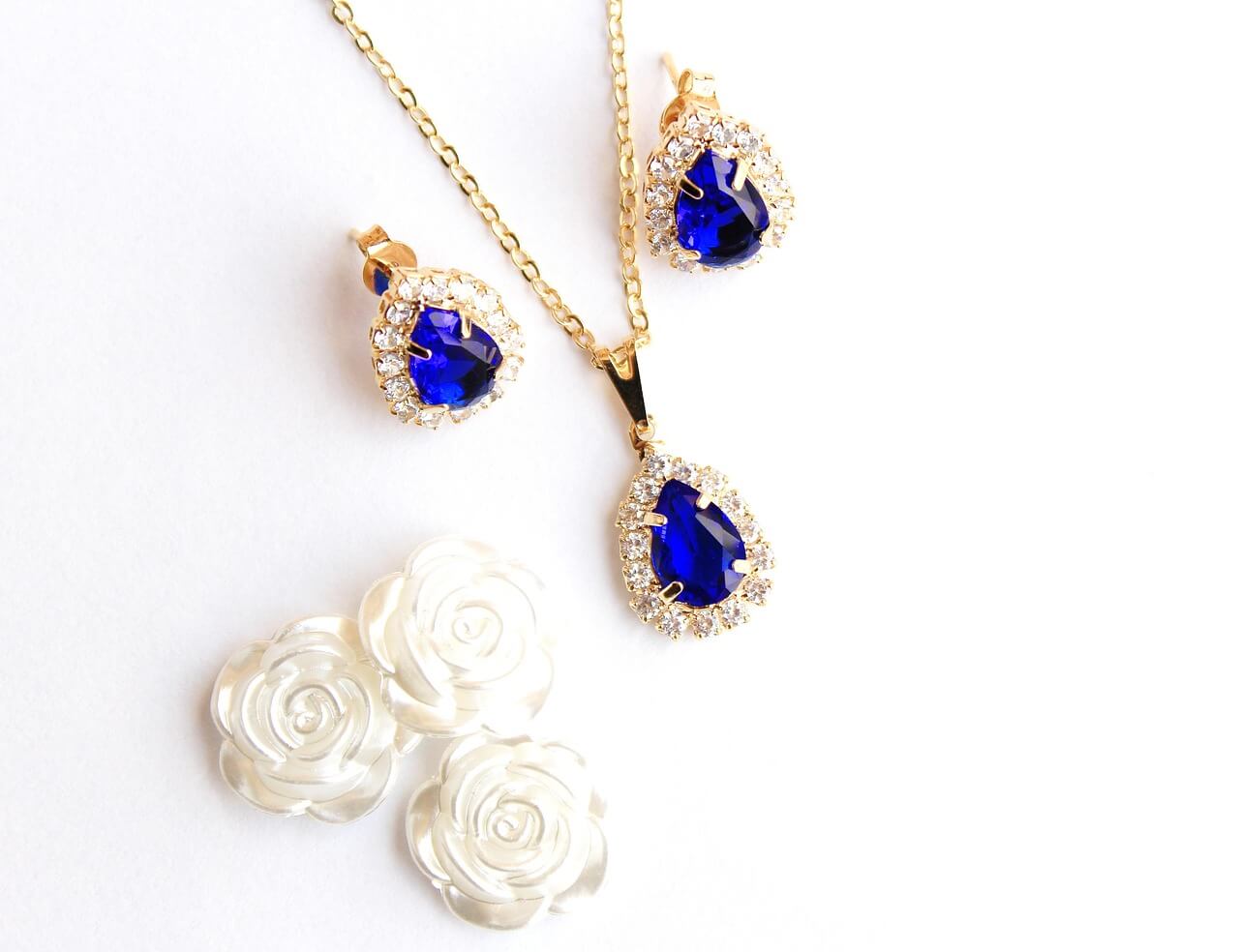 How to Choose the Perfect Birthstone for Your Necklace GuideDeluxe ...