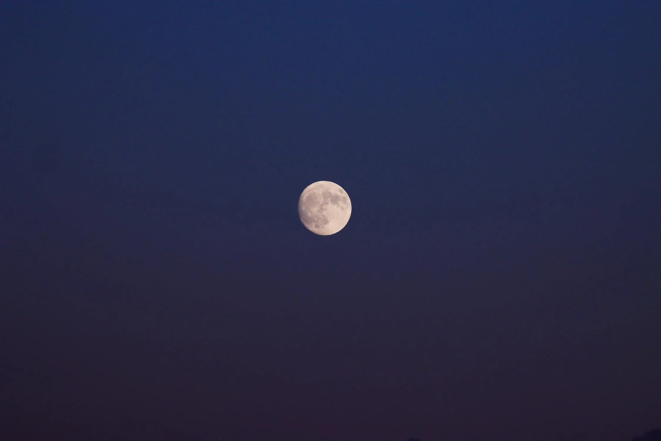 When Is the Next Full Moon in 2025? Full List & GuideDeluxe Astrology